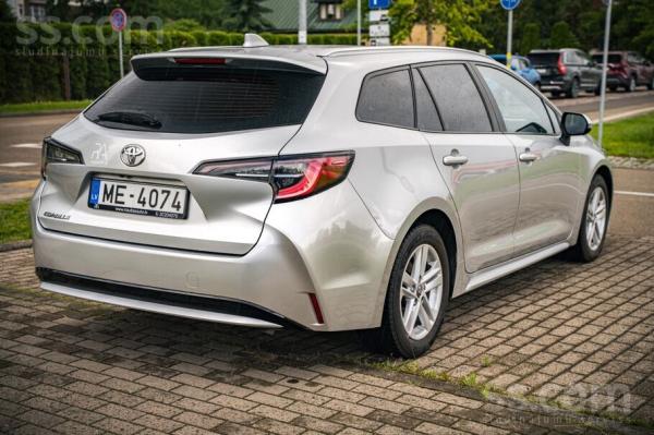 Grey Toyota Corolla 2019 in Riga, with an engine capacity of 1.20 L and mileage of 118 thousand km for 12990 €, photo 4 on AUTOMOTO.COM.LV