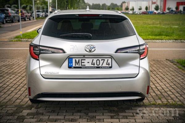 Grey Toyota Corolla 2019 in Riga, with an engine capacity of 1.20 L and mileage of 118 thousand km for 12990 €, photo 5 on AUTOMOTO.COM.LV