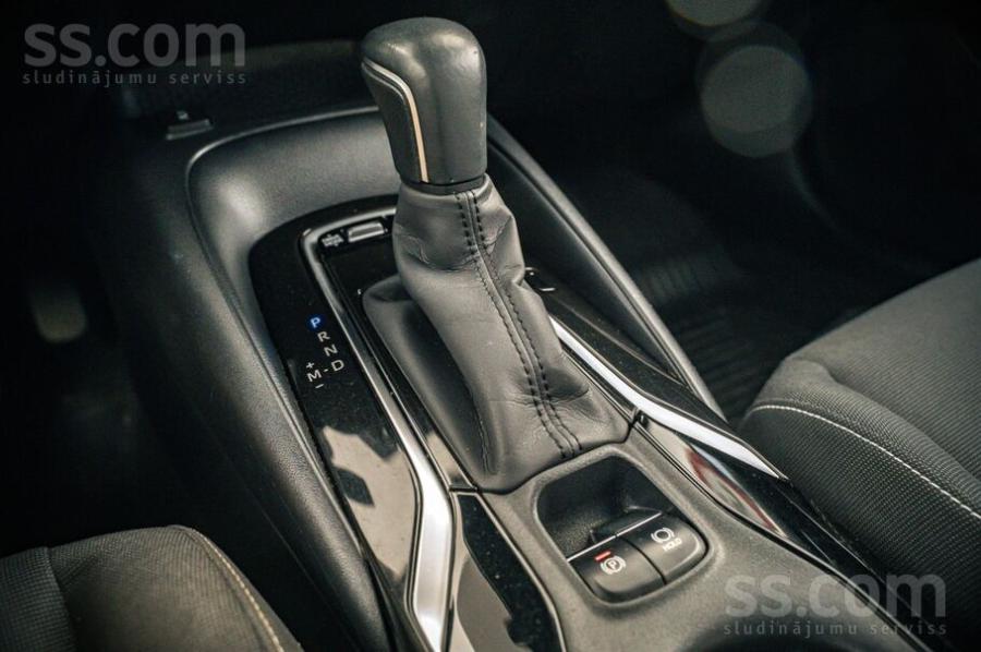 Pelēks Toyota Corolla 2019 Rīga, ar dzinēja tilpumu 1.20 L un nobraukumu 118 tūkst. km par 12990 €, foto 13 vietnē AUTOMOTO.COM.LV