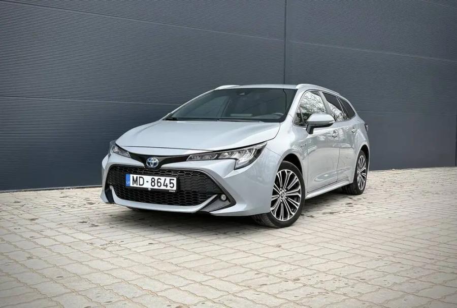 Pelēks Toyota Corolla 2019 Rīga, ar dzinēja tilpumu 2.00 L un nobraukumu 148 tūkst. km par 16495 €, foto 1 vietnē AUTOMOTO.COM.LV