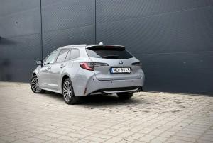 Pelēks Toyota Corolla 2019 Rīga, ar dzinēja tilpumu 2.00 L un nobraukumu 148 tūkst. km par 16495 €, foto 4 vietnē AUTOMOTO.COM.LV