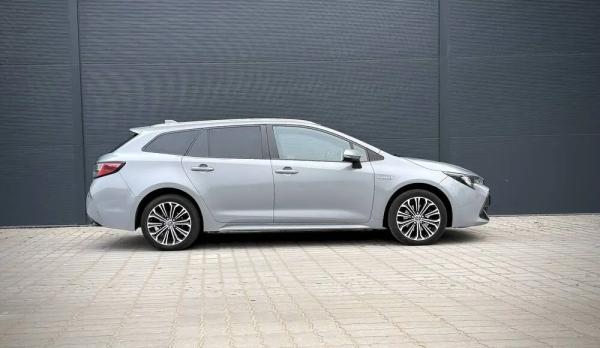 Grey Toyota Corolla 2019 in Riga, with an engine capacity of 2.00 L and mileage of 148 thousand km for 16495 €, photo 5 on AUTOMOTO.COM.LV