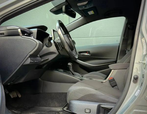 Grey Toyota Corolla 2019 in Riga, with an engine capacity of 2.00 L and mileage of 148 thousand km for 16495 €, photo 9 on AUTOMOTO.COM.LV
