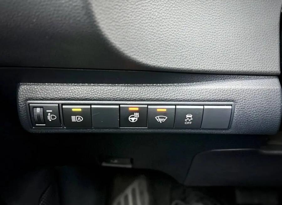Pelēks Toyota Corolla 2019 Rīga, ar dzinēja tilpumu 2.00 L un nobraukumu 148 tūkst. km par 16495 €, foto 17 vietnē AUTOMOTO.COM.LV