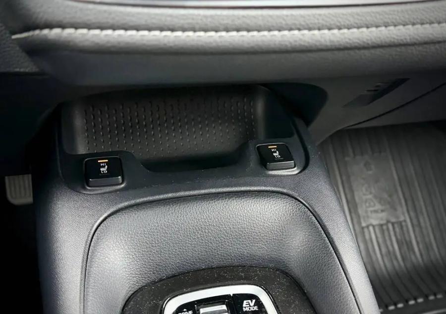 Pelēks Toyota Corolla 2019 Rīga, ar dzinēja tilpumu 2.00 L un nobraukumu 148 tūkst. km par 16495 €, foto 18 vietnē AUTOMOTO.COM.LV