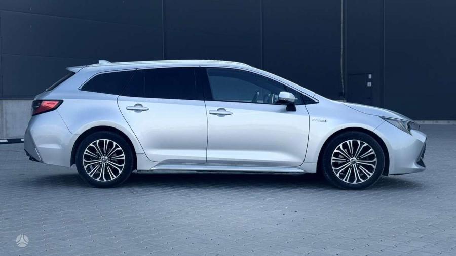 Серый Тойота Королла 2019 в Шяуляй, объемом двигателя 1.99 л и пробегом 88 тыс. км за 17200 €, фото 6 на AUTOMOTO.COM.LV