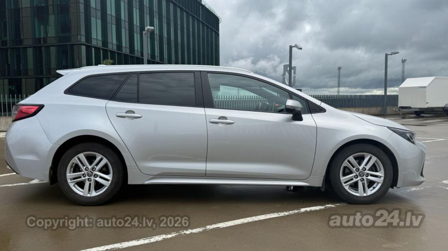 Grey Toyota Corolla 2019 in Tallinn, with an engine capacity of 1.20 L and mileage of 80 thousand km for 15000 €, photo 5 on AUTOMOTO.COM.LV