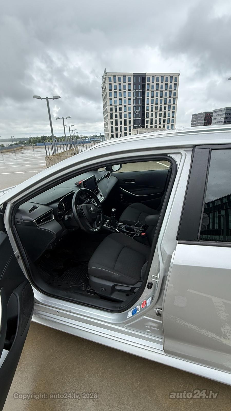 Grey Toyota Corolla 2019 in Tallinn, with an engine capacity of 1.20 L and mileage of 80 thousand km for 15000 €, photo 10 on AUTOMOTO.COM.LV