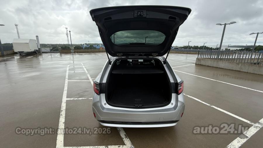Grey Toyota Corolla 2019 in Tallinn, with an engine capacity of 1.20 L and mileage of 80 thousand km for 15000 €, photo 12 on AUTOMOTO.COM.LV