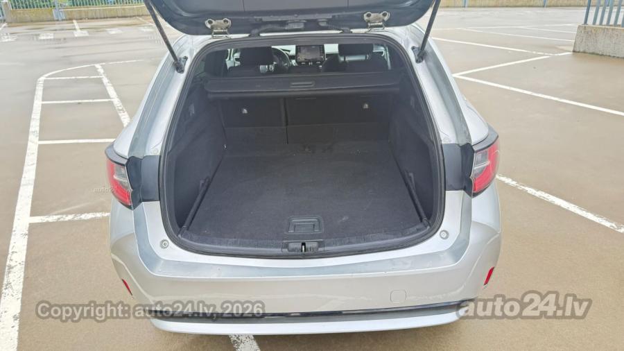 Grey Toyota Corolla 2019 in Tallinn, with an engine capacity of 1.20 L and mileage of 80 thousand km for 15000 €, photo 15 on AUTOMOTO.COM.LV
