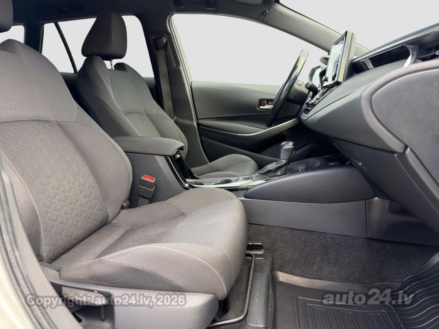 Pelēks Toyota Corolla 2019 Pērnava, ar dzinēja tilpumu 1.80 L un nobraukumu 146 tūkst. km par 15900 €, foto 6 vietnē AUTOMOTO.COM.LV