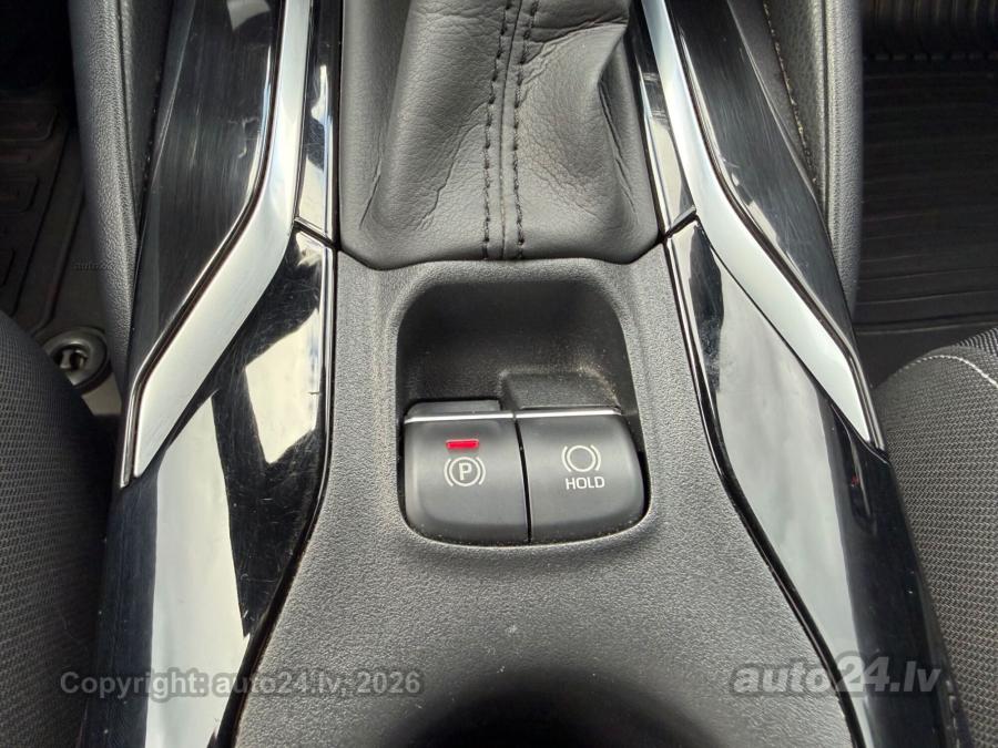 Pelēks Toyota Corolla 2019 Pērnava, ar dzinēja tilpumu 1.80 L un nobraukumu 146 tūkst. km par 15900 €, foto 20 vietnē AUTOMOTO.COM.LV