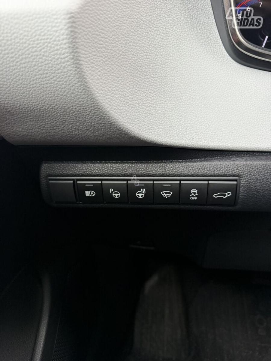 Grey Toyota Corolla 2019 in Kaunas, with an engine capacity of 1.80 L and mileage of 205 thousand km for 13000 €, photo 3 on AUTOMOTO.COM.LV