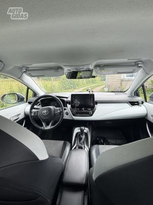 Grey Toyota Corolla 2019 in Kaunas, with an engine capacity of 1.80 L and mileage of 205 thousand km for 13000 €, photo 4 on AUTOMOTO.COM.LV