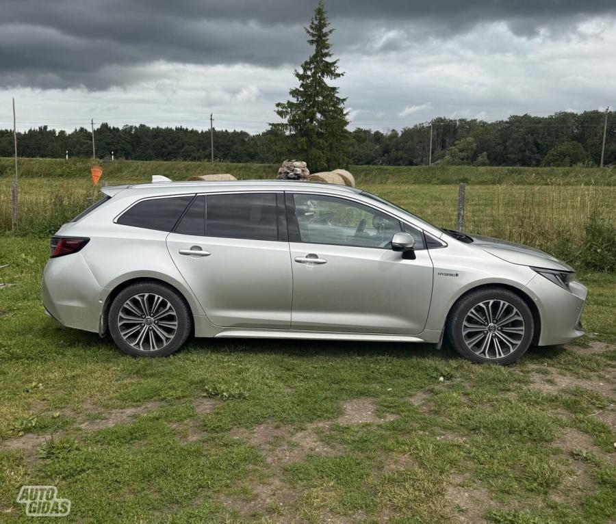 Grey Toyota Corolla 2019 in Kaunas, with an engine capacity of 1.80 L and mileage of 205 thousand km for 13000 €, photo 6 on AUTOMOTO.COM.LV