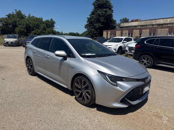 Pelēks Toyota Corolla 2019 Šauļi, ar dzinēja tilpumu 1.99 L un nobraukumu 265 tūkst. km par 9900 €, foto 3 vietnē AUTOMOTO.COM.LV
