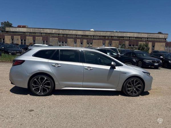 Pelēks Toyota Corolla 2019 Šauļi, ar dzinēja tilpumu 1.99 L un nobraukumu 265 tūkst. km par 9900 €, foto 4 vietnē AUTOMOTO.COM.LV