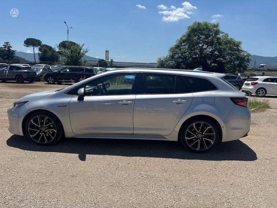 Grey Toyota Corolla 2019 in Siauliai, with an engine capacity of 1.99 L and mileage of 265 thousand km for 9900 €, photo 9 on AUTOMOTO.COM.LV