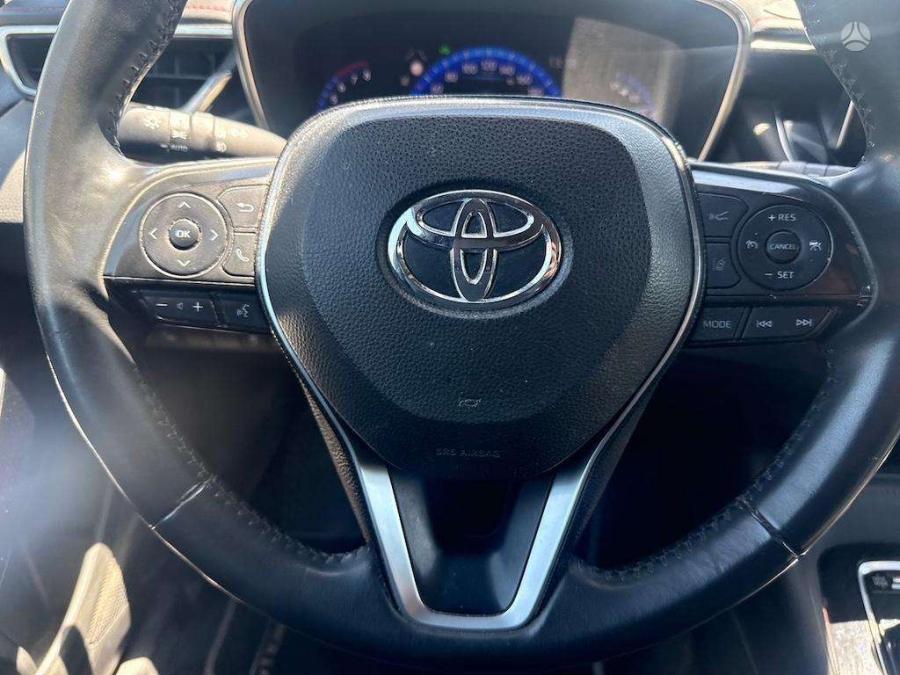Grey Toyota Corolla 2019 in Siauliai, with an engine capacity of 1.99 L and mileage of 265 thousand km for 9900 €, photo 16 on AUTOMOTO.COM.LV