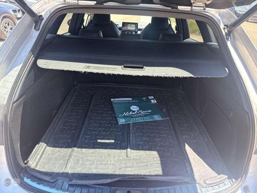 Grey Toyota Corolla 2019 in Siauliai, with an engine capacity of 1.99 L and mileage of 265 thousand km for 9900 €, photo 21 on AUTOMOTO.COM.LV