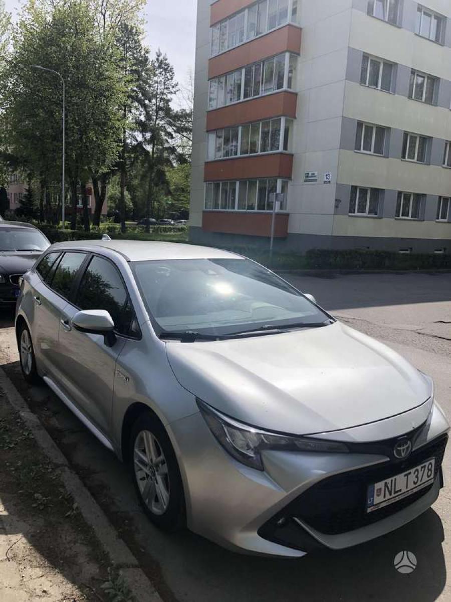 Pelēks Toyota Corolla 2019 Panevēža, ar dzinēja tilpumu 1.80 L un nobraukumu 150 tūkst. km par 16200 €, foto 4 vietnē AUTOMOTO.COM.LV