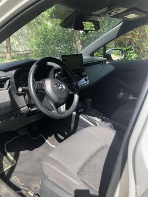 Pelēks Toyota Corolla 2019 Panevēža, ar dzinēja tilpumu 1.80 L un nobraukumu 150 tūkst. km par 16200 €, foto 7 vietnē AUTOMOTO.COM.LV