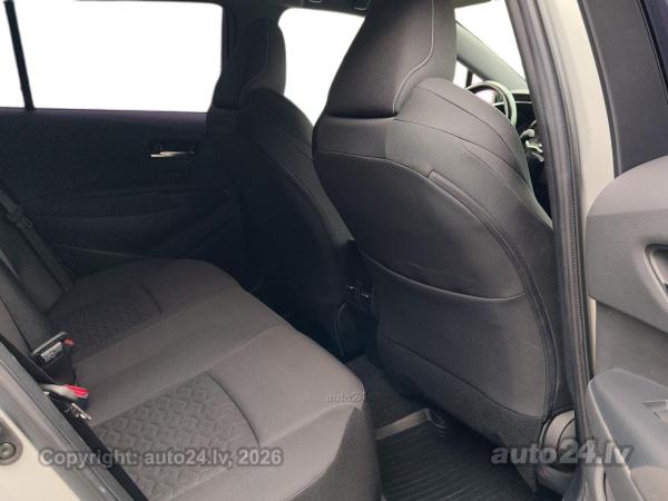 Grey Toyota Corolla 2019 in Tallinn, with an engine capacity of 1.20 L and mileage of 64 thousand km for 16895 €, photo 7 on AUTOMOTO.COM.LV