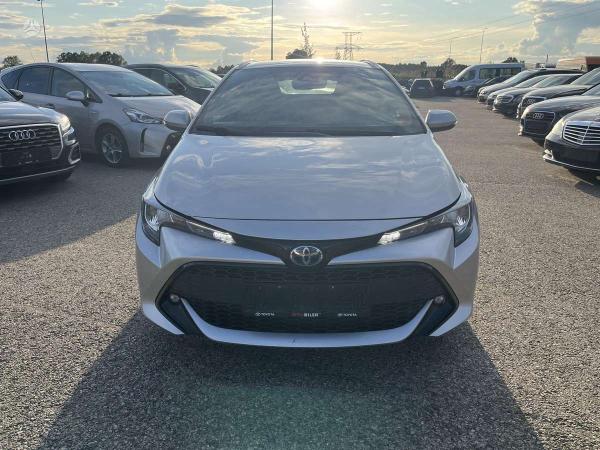 Grey Toyota Corolla 2019 in Marijampole, with an engine capacity of 1.80 L and mileage of 209 thousand km for 13900 €, photo 2 on AUTOMOTO.COM.LV