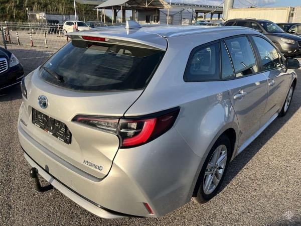 Grey Toyota Corolla 2019 in Marijampole, with an engine capacity of 1.80 L and mileage of 209 thousand km for 13900 €, photo 4 on AUTOMOTO.COM.LV