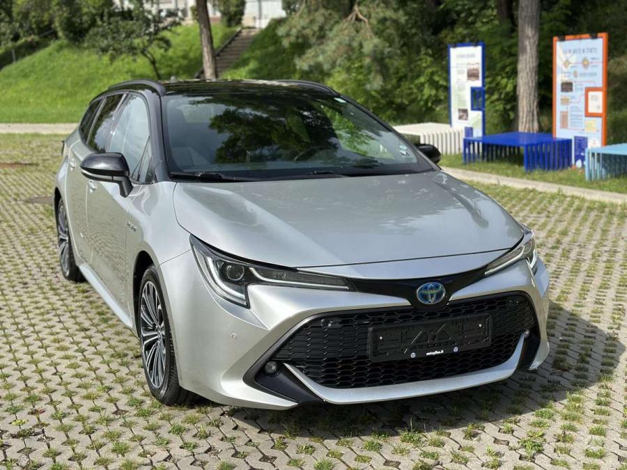Grey Toyota Corolla 2019 in Kaunas, with an engine capacity of 1.99 L and mileage of 199 thousand km for 16950 €, photo 6 on AUTOMOTO.COM.LV