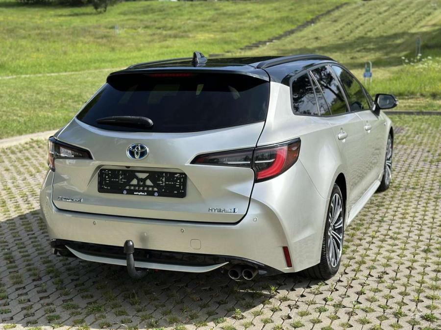 Grey Toyota Corolla 2019 in Kaunas, with an engine capacity of 1.99 L and mileage of 199 thousand km for 16950 €, photo 8 on AUTOMOTO.COM.LV