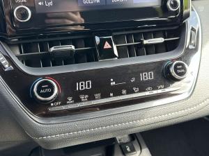 Grey Toyota Corolla 2019 in Kaunas, with an engine capacity of 1.99 L and mileage of 199 thousand km for 16950 €, photo 14 on AUTOMOTO.COM.LV
