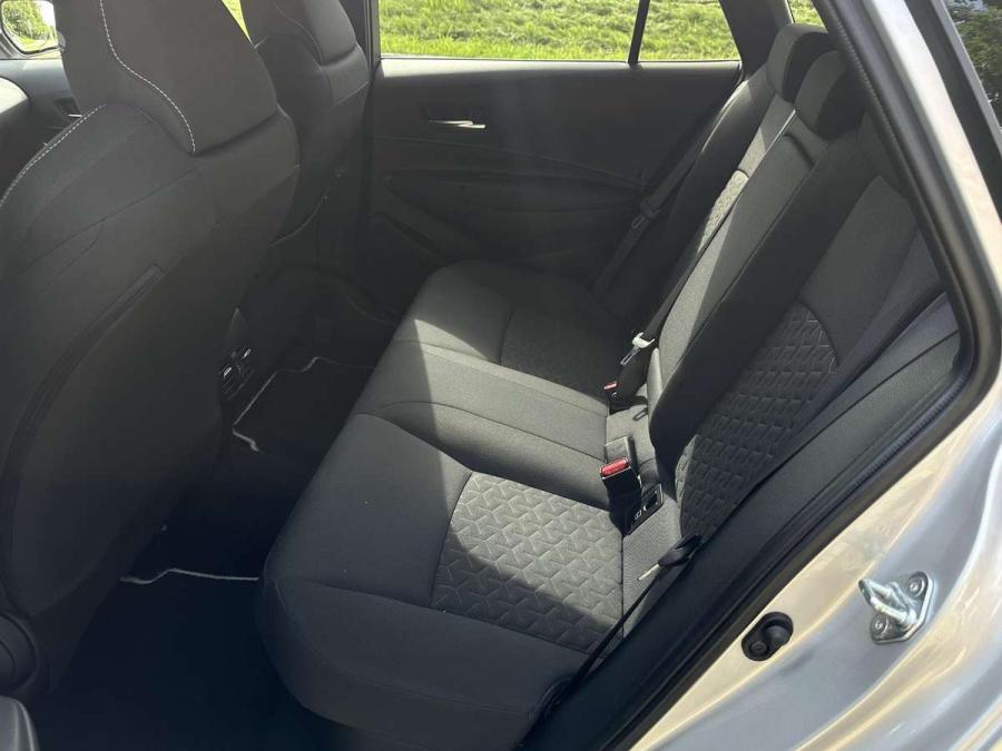 Grey Toyota Corolla 2019 in Kaunas, with an engine capacity of 1.99 L and mileage of 199 thousand km for 16950 €, photo 22 on AUTOMOTO.COM.LV
