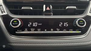 Grey Toyota Corolla 2019 in Marijampole, with an engine capacity of 1.80 L and mileage of 221 thousand km for 13990 €, photo 22 on AUTOMOTO.COM.LV