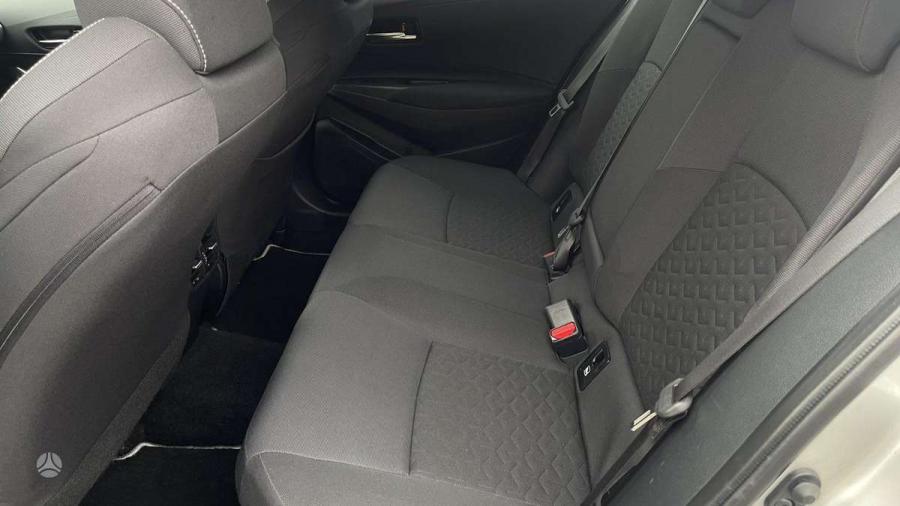 Grey Toyota Corolla 2019 in Marijampole, with an engine capacity of 1.80 L and mileage of 221 thousand km for 13990 €, photo 30 on AUTOMOTO.COM.LV