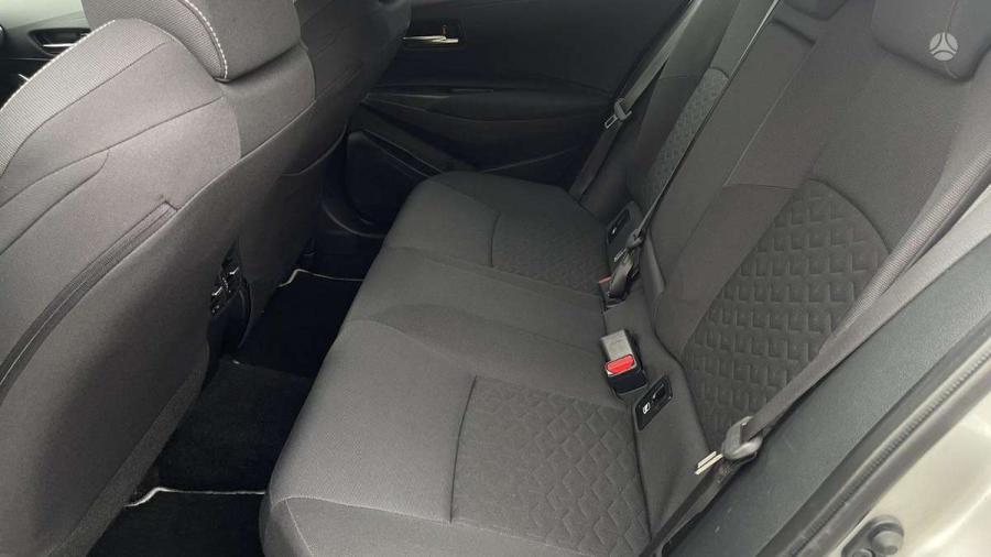 Grey Toyota Corolla 2019 in Marijampole, with an engine capacity of 1.80 L and mileage of 221 thousand km for 13990 €, photo 32 on AUTOMOTO.COM.LV