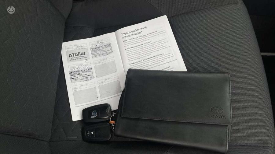 Grey Toyota Corolla 2019 in Marijampole, with an engine capacity of 1.80 L and mileage of 221 thousand km for 13990 €, photo 44 on AUTOMOTO.COM.LV
