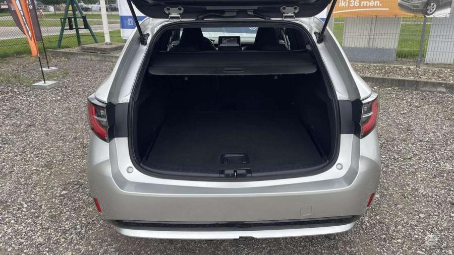 Grey Toyota Corolla 2019 in Marijampole, with an engine capacity of 1.80 L and mileage of 221 thousand km for 13700 €, photo 26 on AUTOMOTO.COM.LV