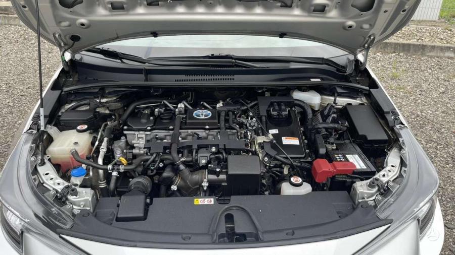 Grey Toyota Corolla 2019 in Marijampole, with an engine capacity of 1.80 L and mileage of 221 thousand km for 13700 €, photo 33 on AUTOMOTO.COM.LV