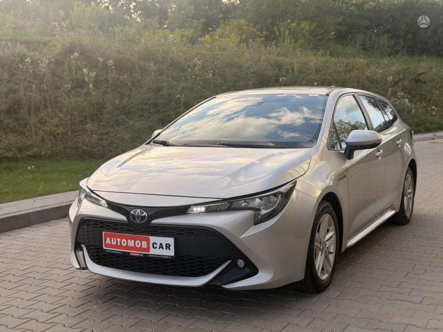 Grey Toyota Corolla 2019 in Vilnius, with an engine capacity of 1.80 L and mileage of 169 thousand km for 15900 €, photo 1 on AUTOMOTO.COM.LV
