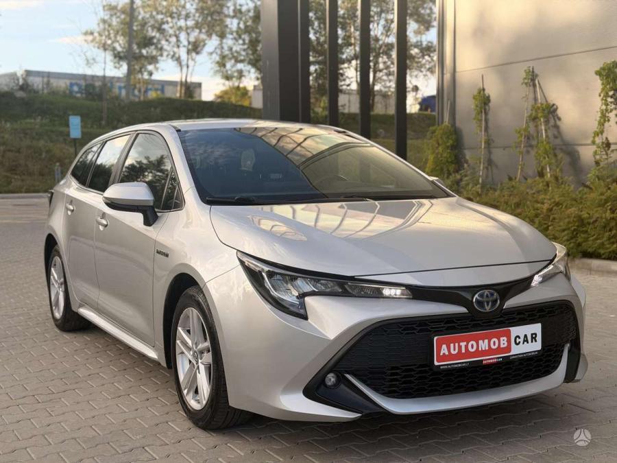 Grey Toyota Corolla 2019 in Vilnius, with an engine capacity of 1.80 L and mileage of 169 thousand km for 15900 €, photo 4 on AUTOMOTO.COM.LV