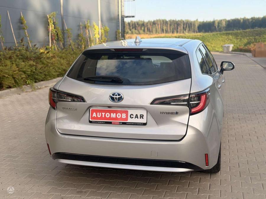 Grey Toyota Corolla 2019 in Vilnius, with an engine capacity of 1.80 L and mileage of 169 thousand km for 15900 €, photo 8 on AUTOMOTO.COM.LV