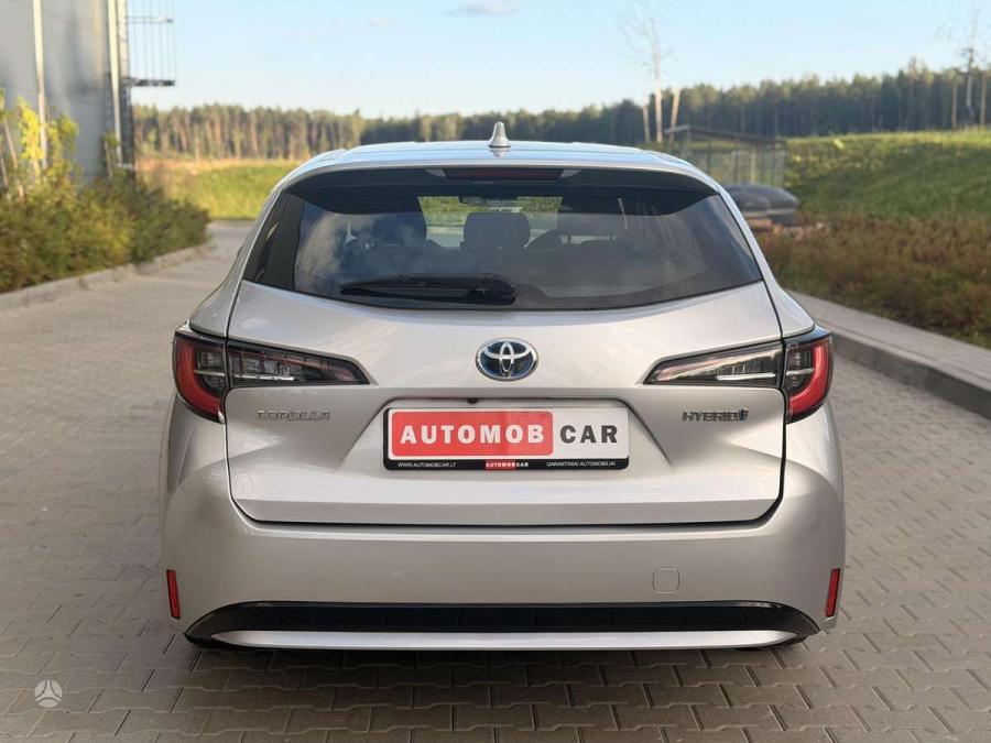 Grey Toyota Corolla 2019 in Vilnius, with an engine capacity of 1.80 L and mileage of 169 thousand km for 15900 €, photo 9 on AUTOMOTO.COM.LV