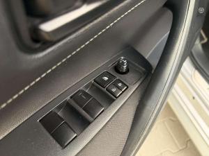 Grey Toyota Corolla 2019 in Vilnius, with an engine capacity of 1.80 L and mileage of 169 thousand km for 15900 €, photo 15 on AUTOMOTO.COM.LV