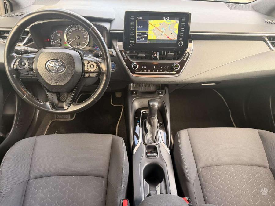 Grey Toyota Corolla 2019 in Vilnius, with an engine capacity of 1.80 L and mileage of 169 thousand km for 15900 €, photo 29 on AUTOMOTO.COM.LV