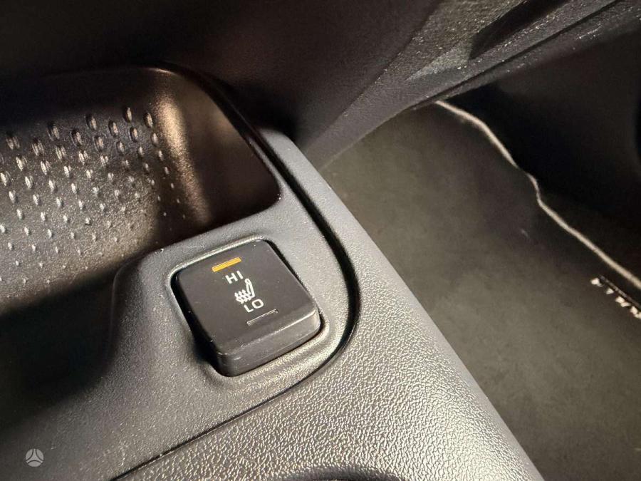 Grey Toyota Corolla 2019 in Vilnius, with an engine capacity of 1.80 L and mileage of 169 thousand km for 15900 €, photo 32 on AUTOMOTO.COM.LV