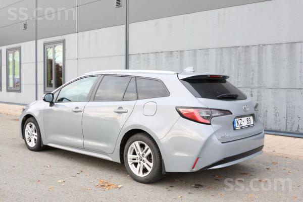 Grey Toyota Corolla 2019 in Riga, with an engine capacity of 1.20 L and mileage of 170 thousand km for 11999 €, photo 2 on AUTOMOTO.COM.LV