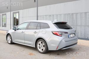 Grey Toyota Corolla 2019 in Riga, with an engine capacity of 1.20 L and mileage of 170 thousand km for 11999 €, photo 3 on AUTOMOTO.COM.LV