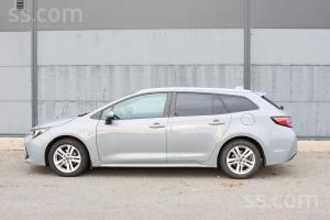 Grey Toyota Corolla 2019 in Riga, with an engine capacity of 1.20 L and mileage of 170 thousand km for 11999 €, photo 4 on AUTOMOTO.COM.LV