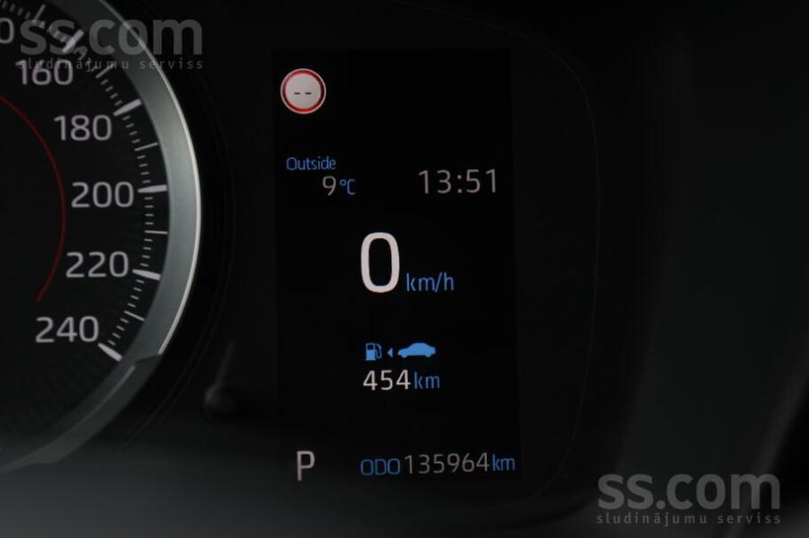 Grey Toyota Corolla 2019 in Riga, with an engine capacity of 1.20 L and mileage of 170 thousand km for 11999 €, photo 21 on AUTOMOTO.COM.LV